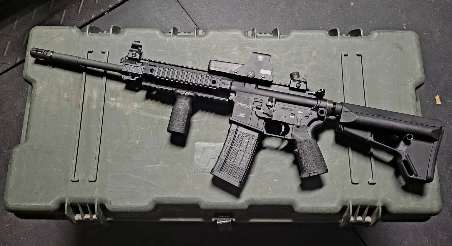 Battle Rifle vs Assault Rifle: What's the Difference? - CAT Outdoors